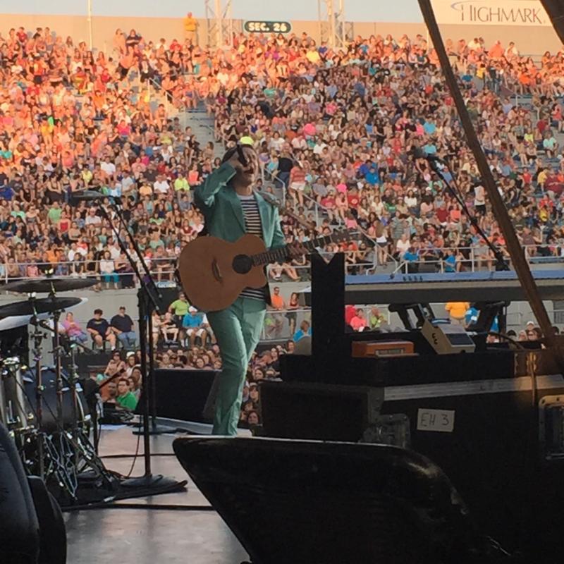 ToddStar Photography | NEWS: "TELL THE WORLD" BY ERIC HUTCHINSON FEATURED IN WINDOWS 10 TV ...