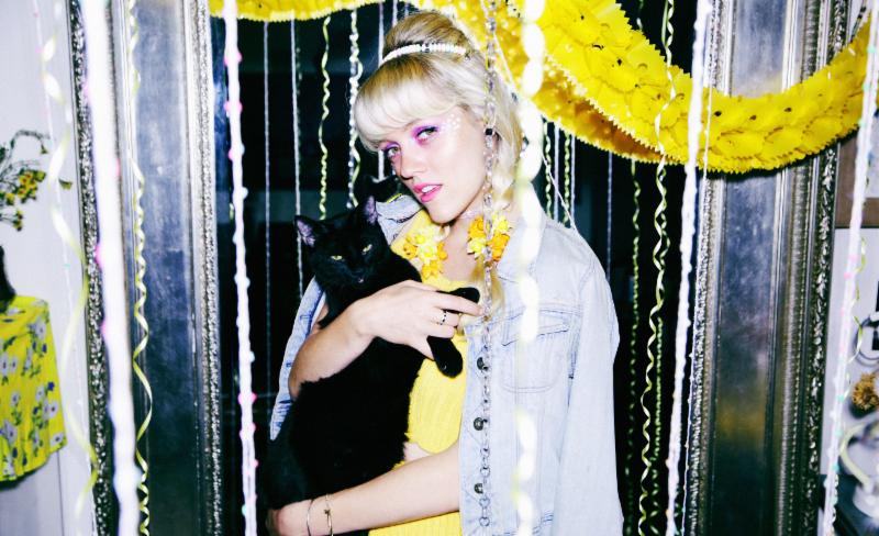 Pop artist Catey Shaw has released her brand new video for her latest ...